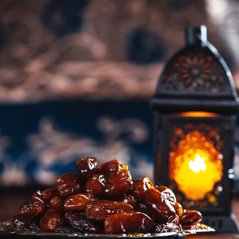 Revaayat - send Premium Mejdool Dates to Pakistan